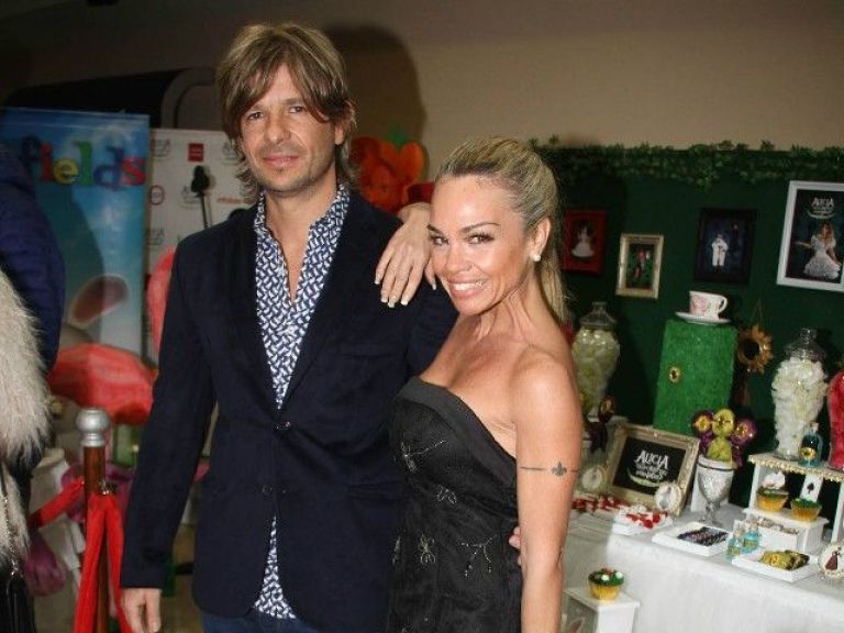 Lorena Paola se casa en un teatro | HaceInstantes: Toda la información ...